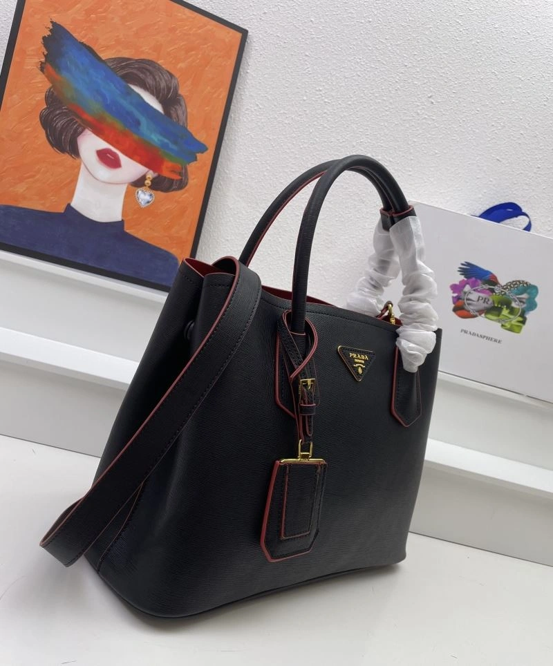 Accurate model Prada Shopping Bags