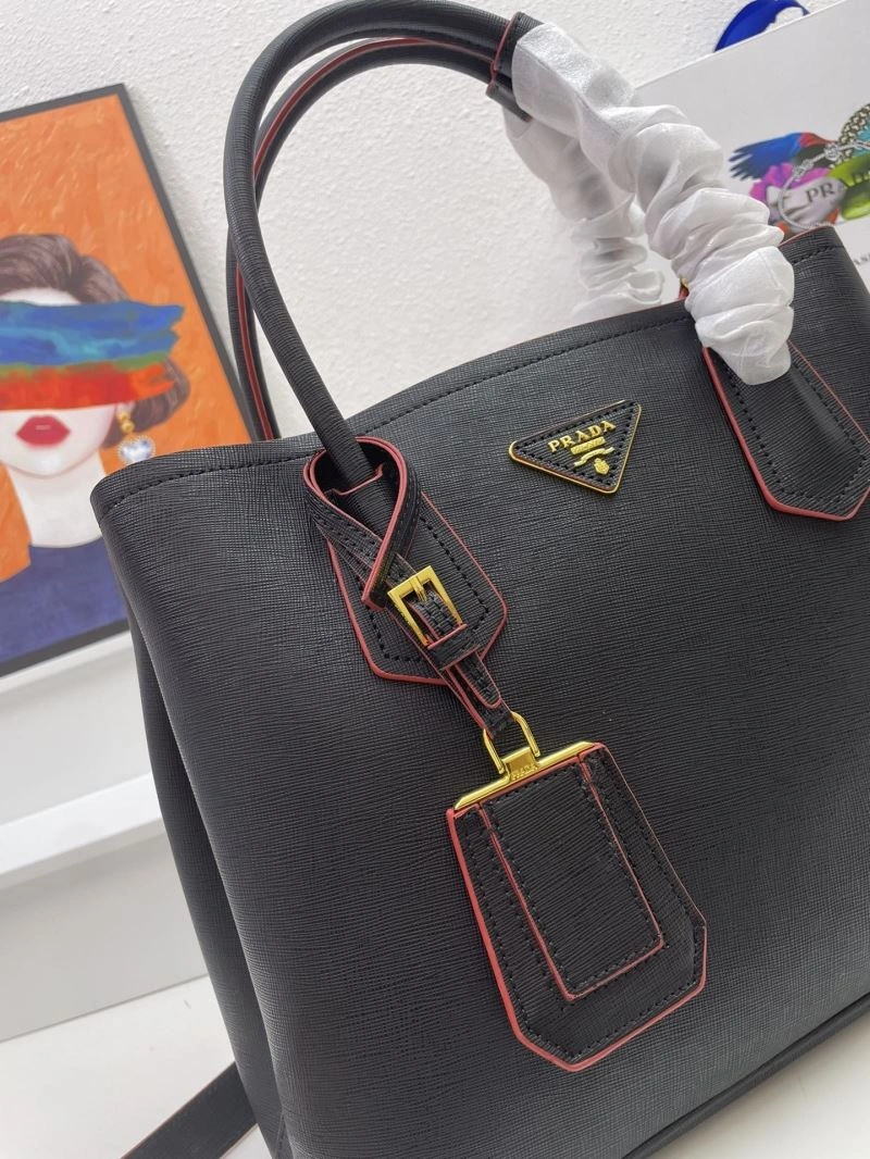 Accurate model Prada Shopping Bags