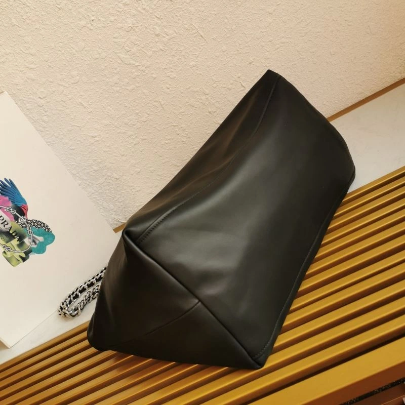 Cut-rate Prada Shopping Bags