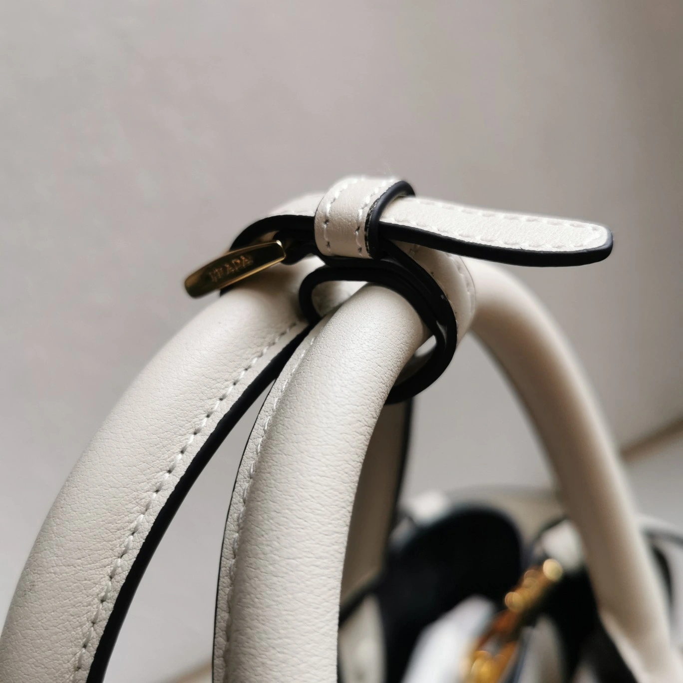 Cut-rate Prada Shopping Bags