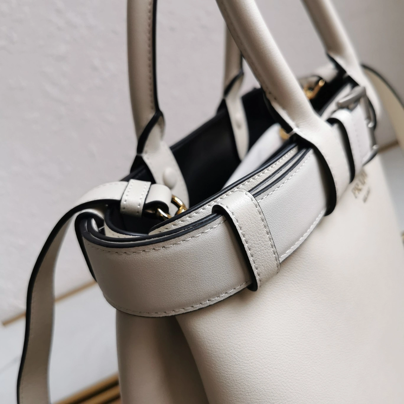 Cut-rate Prada Shopping Bags