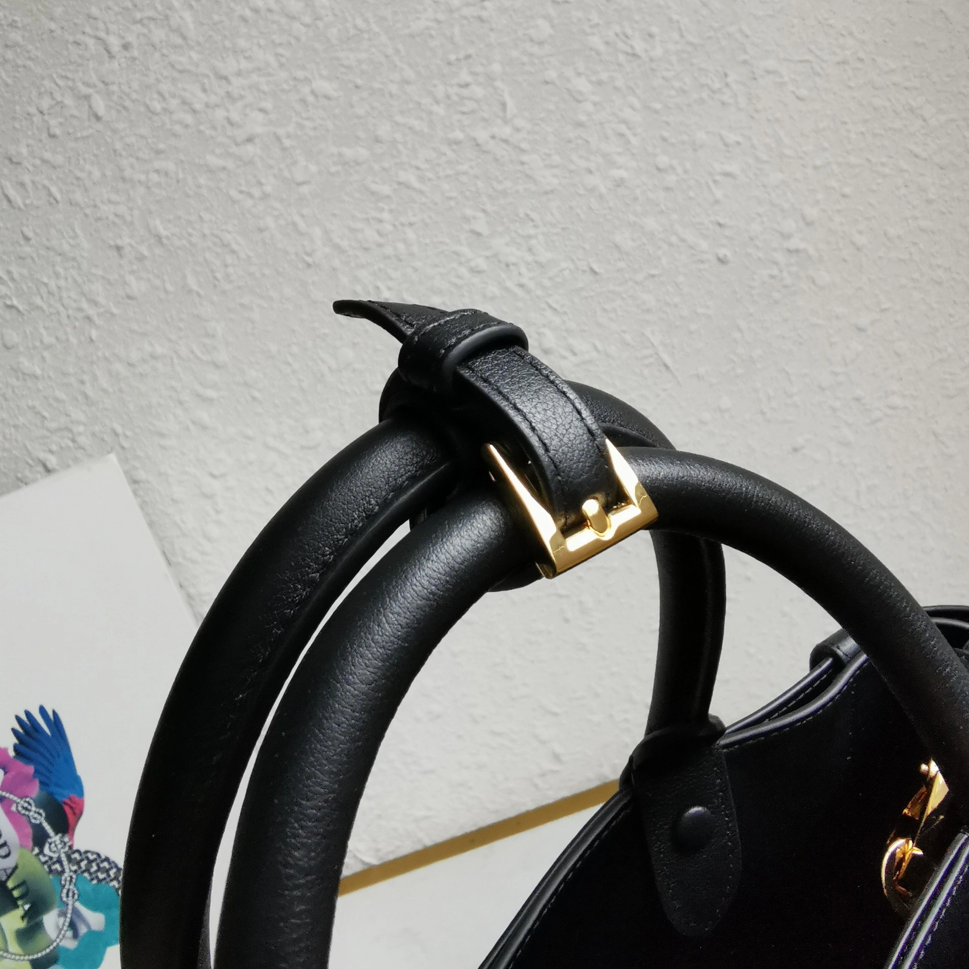 Cut-rate Prada Shopping Bags