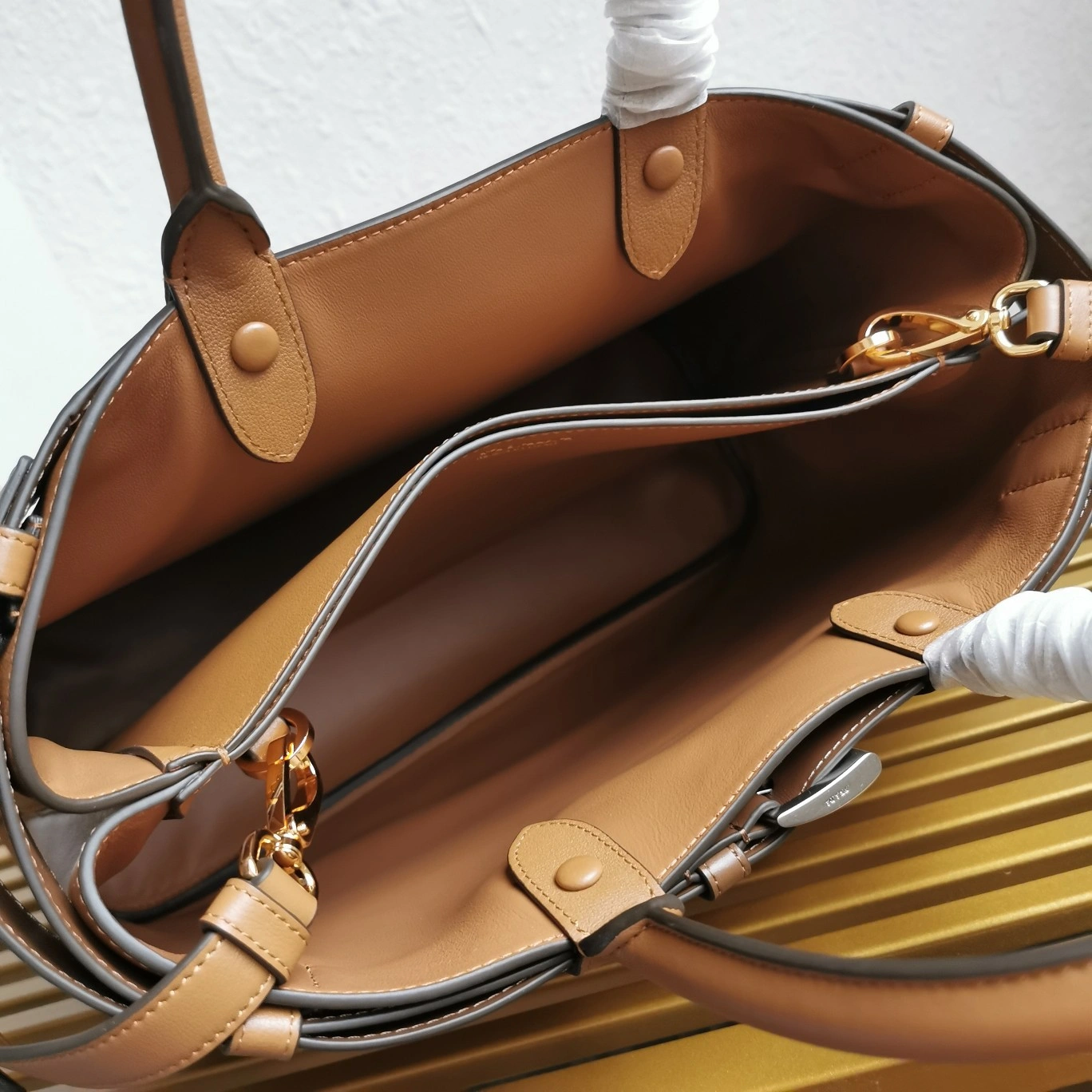 High fidelity Prada Shopping Bags