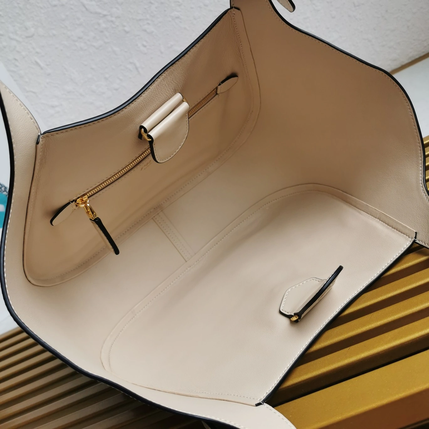 High accuracy Prada Shopping Bags