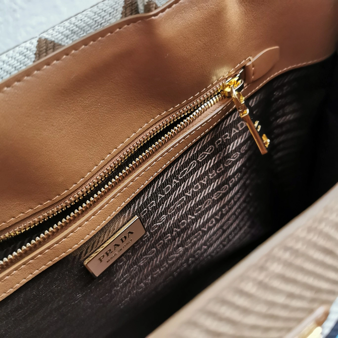 Discounted Prada Shopping Bags