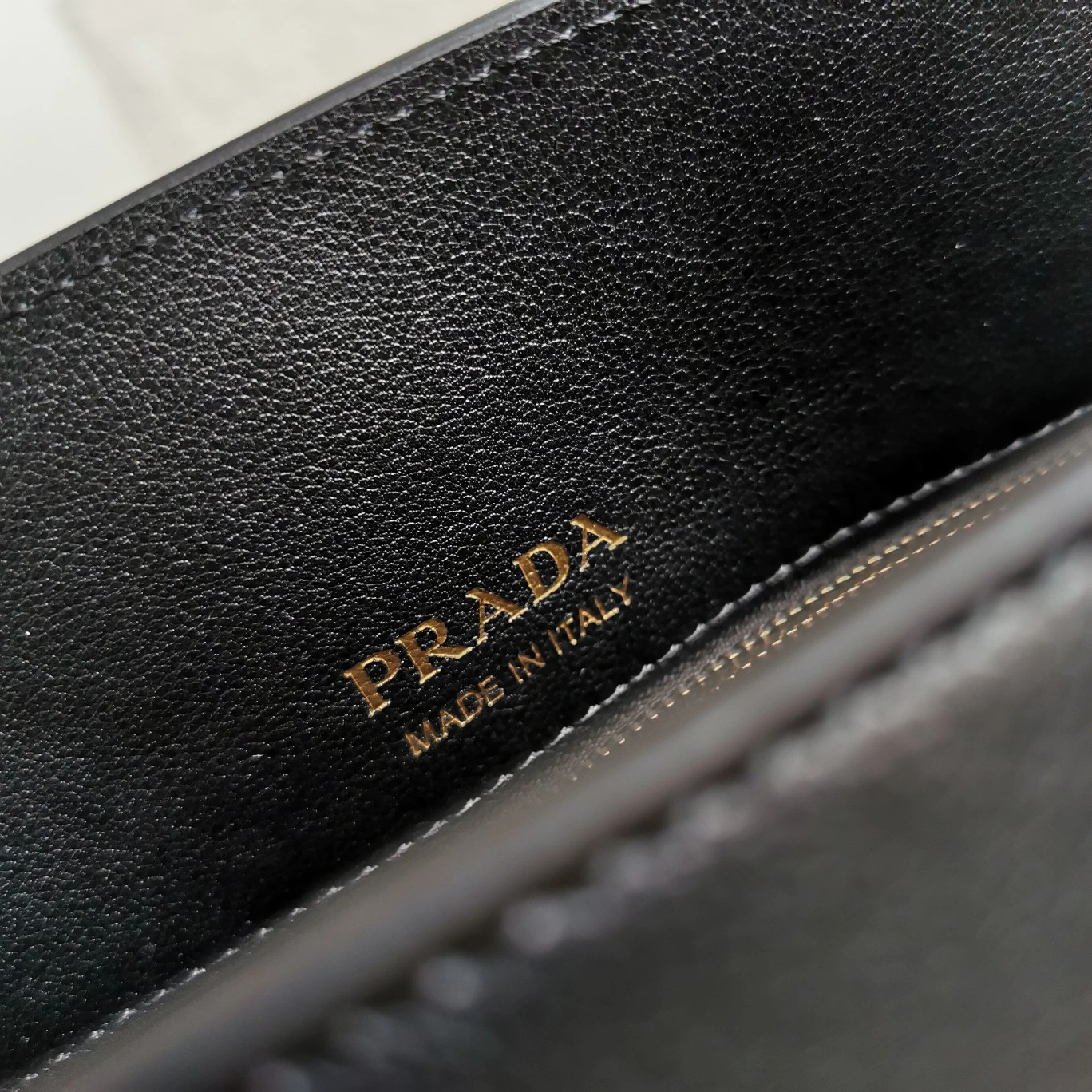 High accuracy Prada Shopping Bags