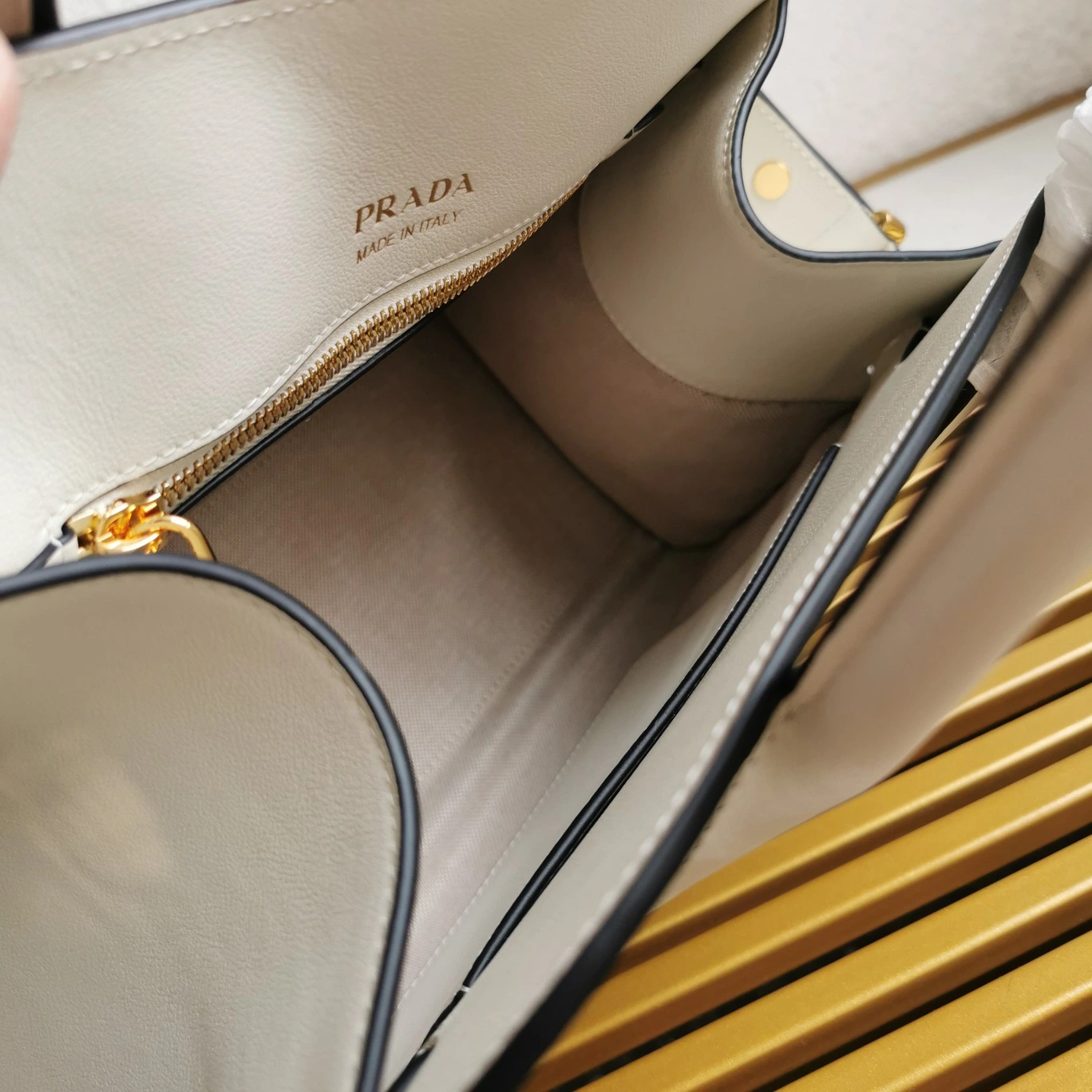 High accuracy Prada Shopping Bags