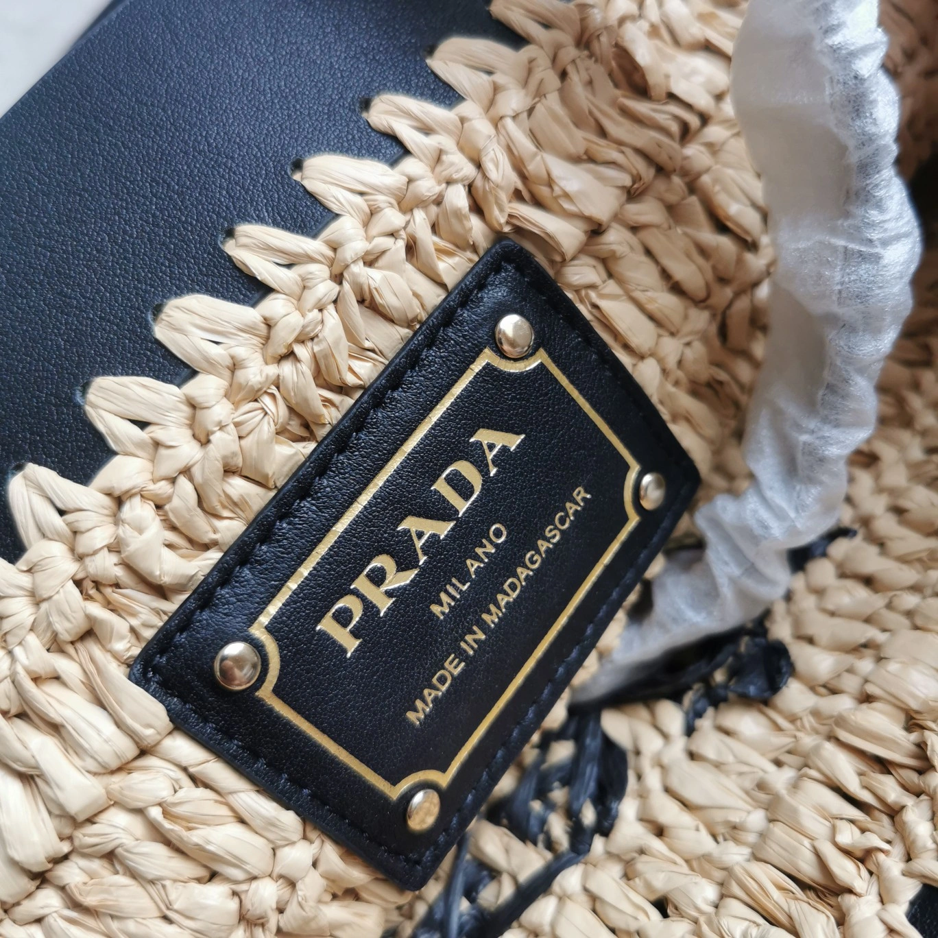 Accurate model Prada Shopping Bags