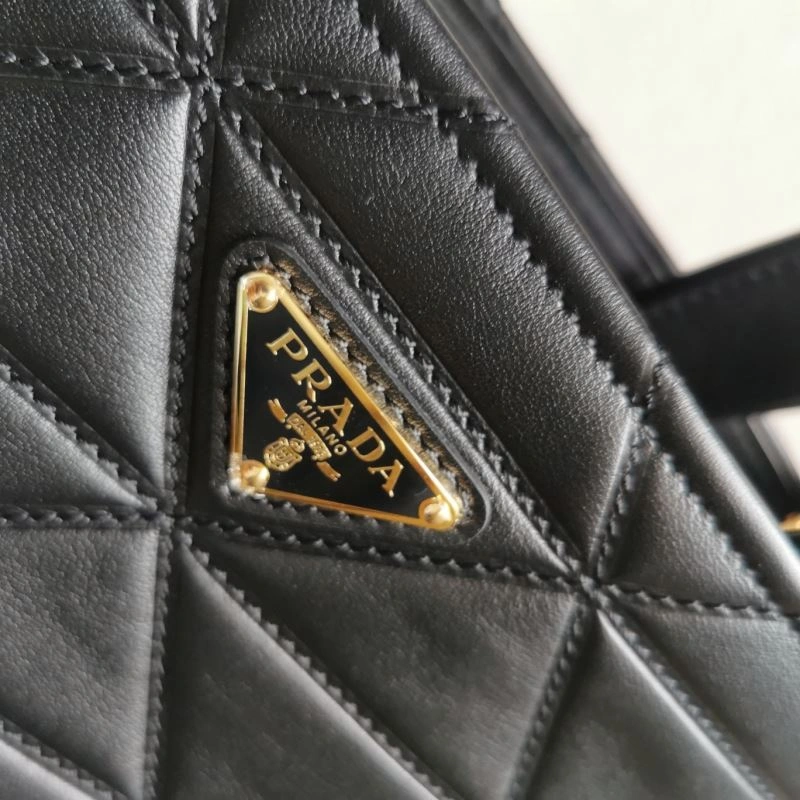 High fidelity Prada Shopping Bags