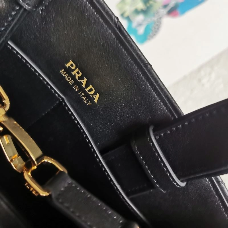 High fidelity Prada Shopping Bags