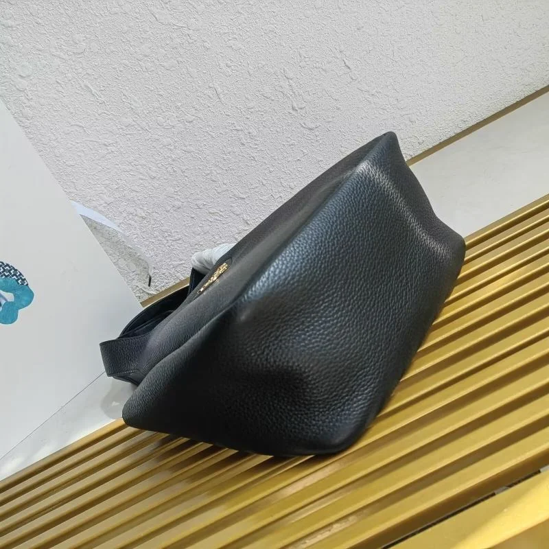 Low-cost Prada Shopping Bags
