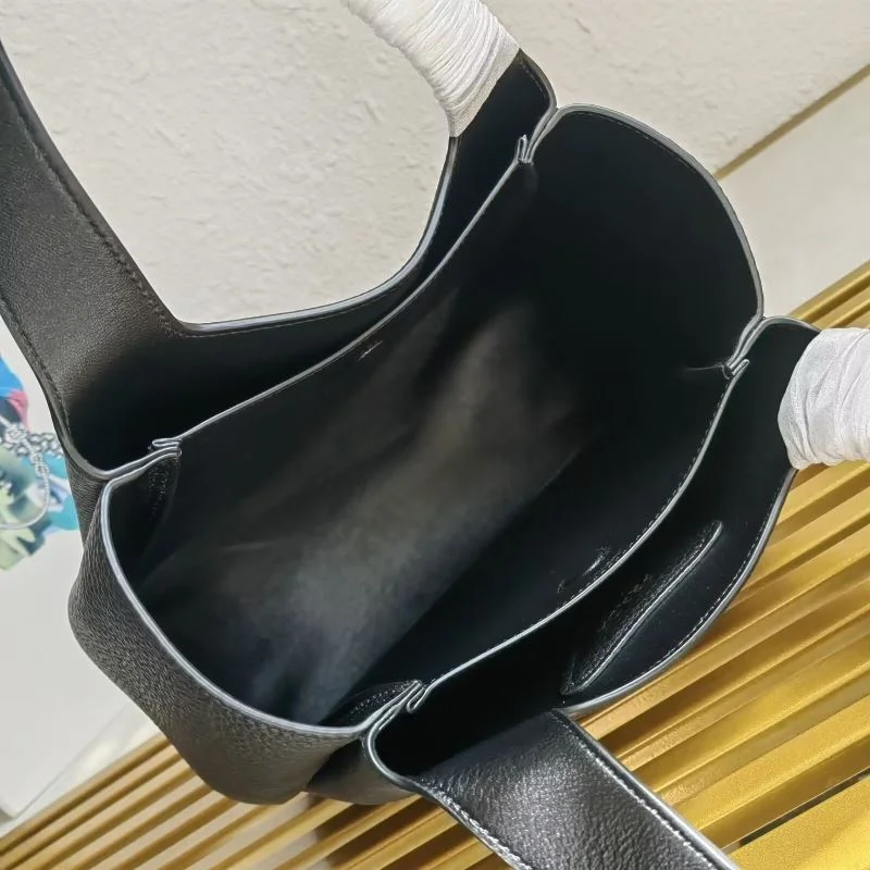 Low-cost Prada Shopping Bags