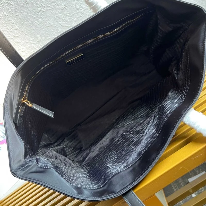 High accuracy Prada Shopping Bags