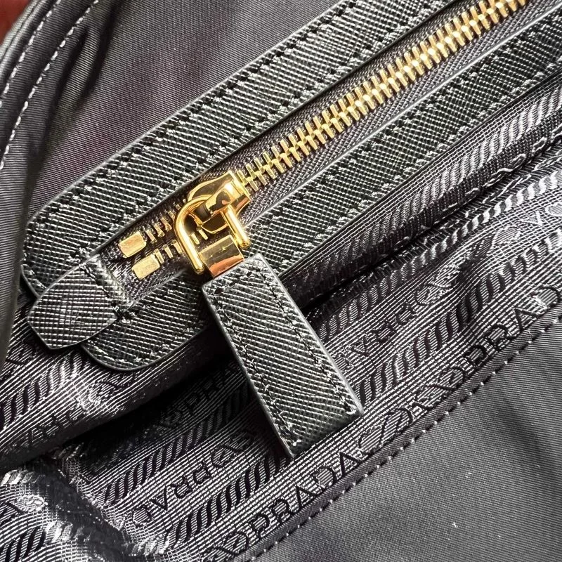 High accuracy Prada Shopping Bags