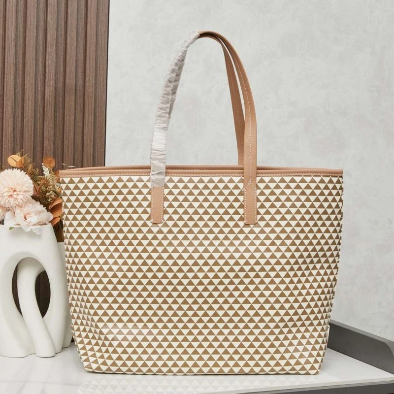Low-cost Prada Shopping Bags