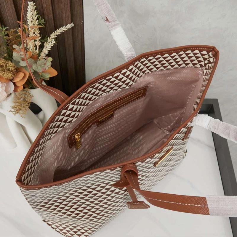 High fidelity Prada Shopping Bags