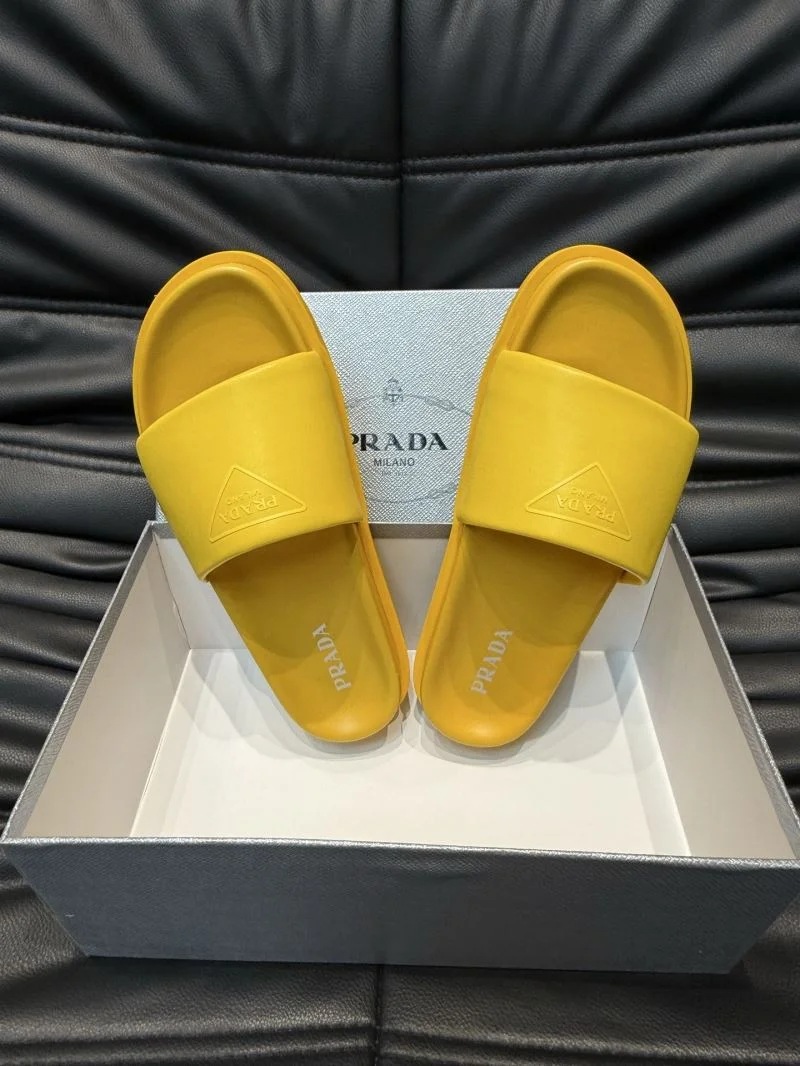Low-cost Prada Slippers