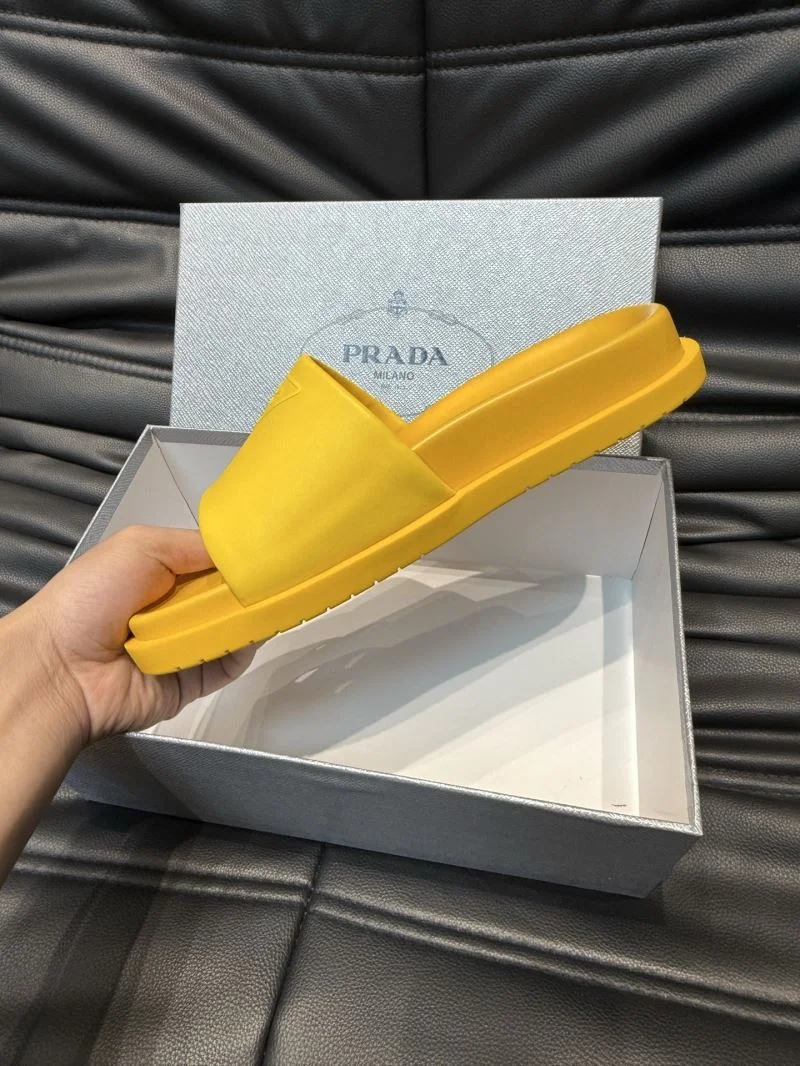 Low-cost Prada Slippers