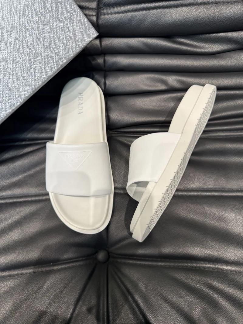 Accurate model Prada Slippers