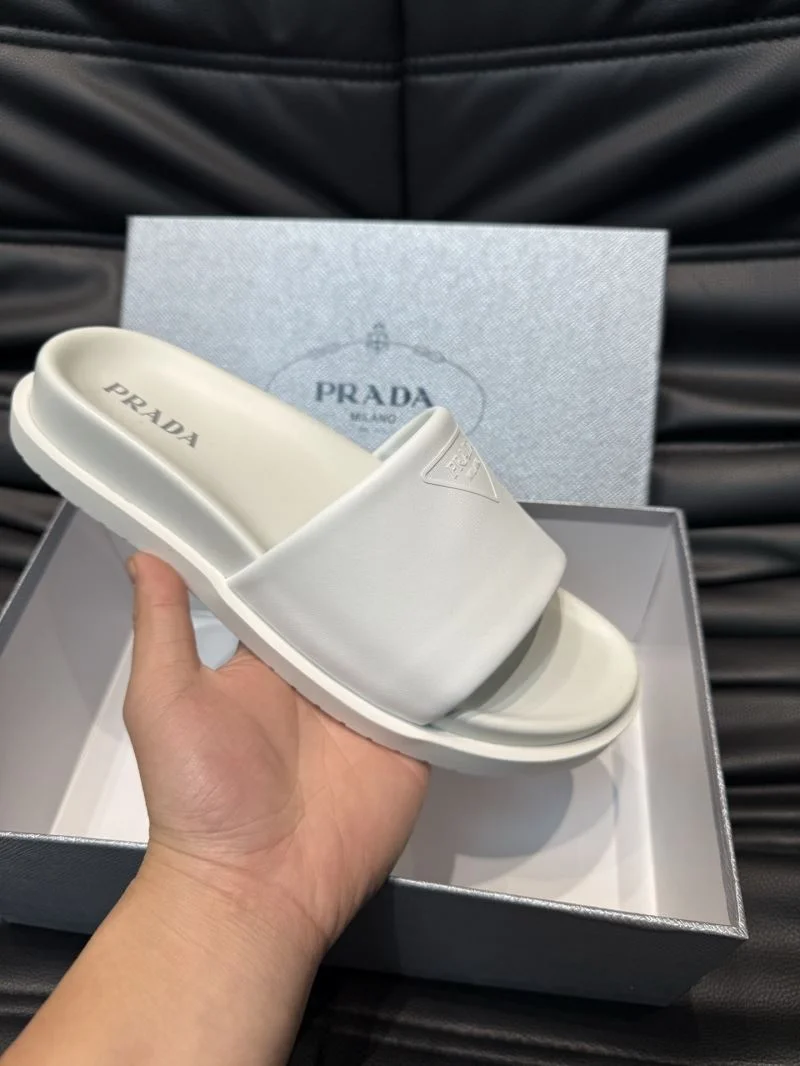 Accurate model Prada Slippers