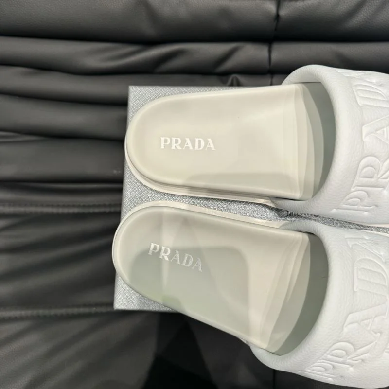 High accuracy Prada Slippers
