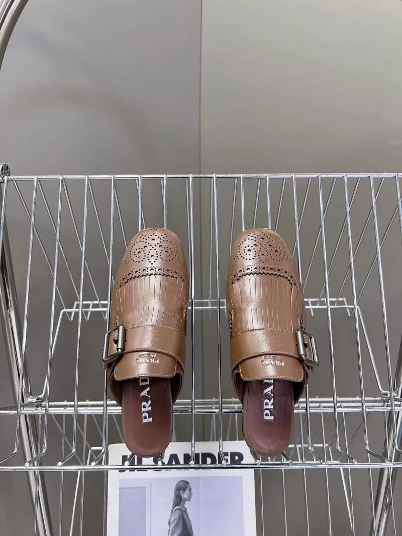 Low-cost Prada Slippers