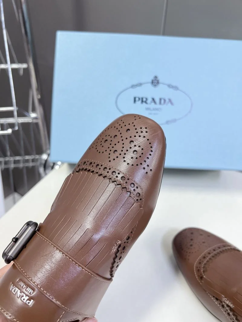 Low-cost Prada Slippers
