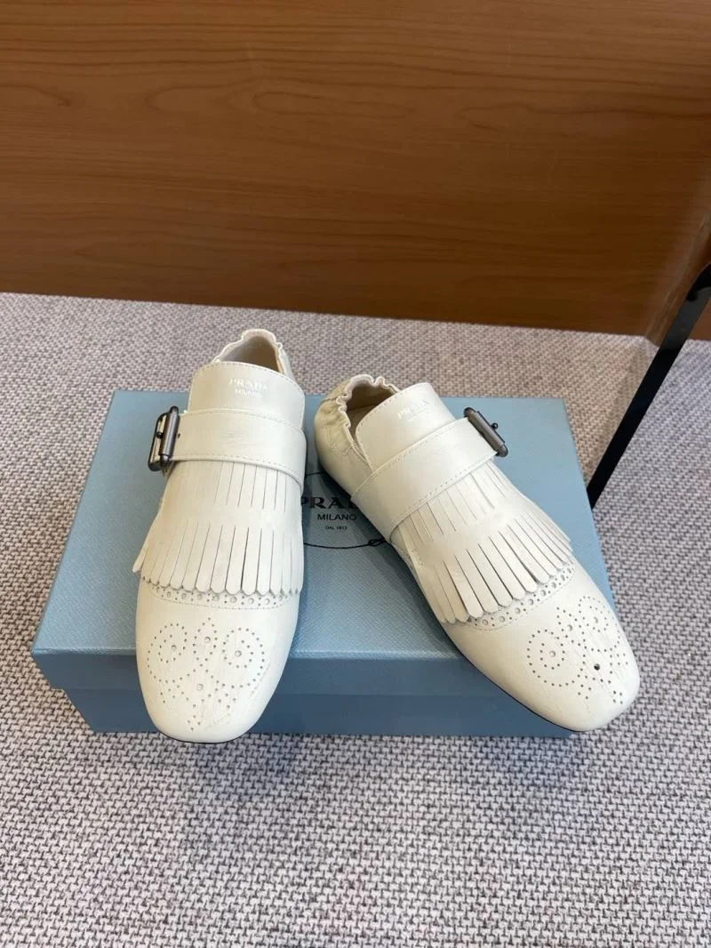 Accurate model Prada Slippers