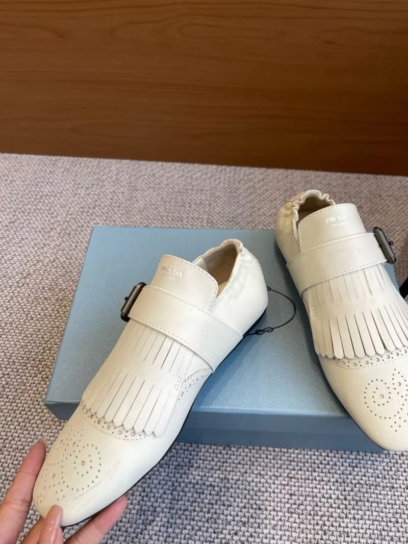 Accurate model Prada Slippers