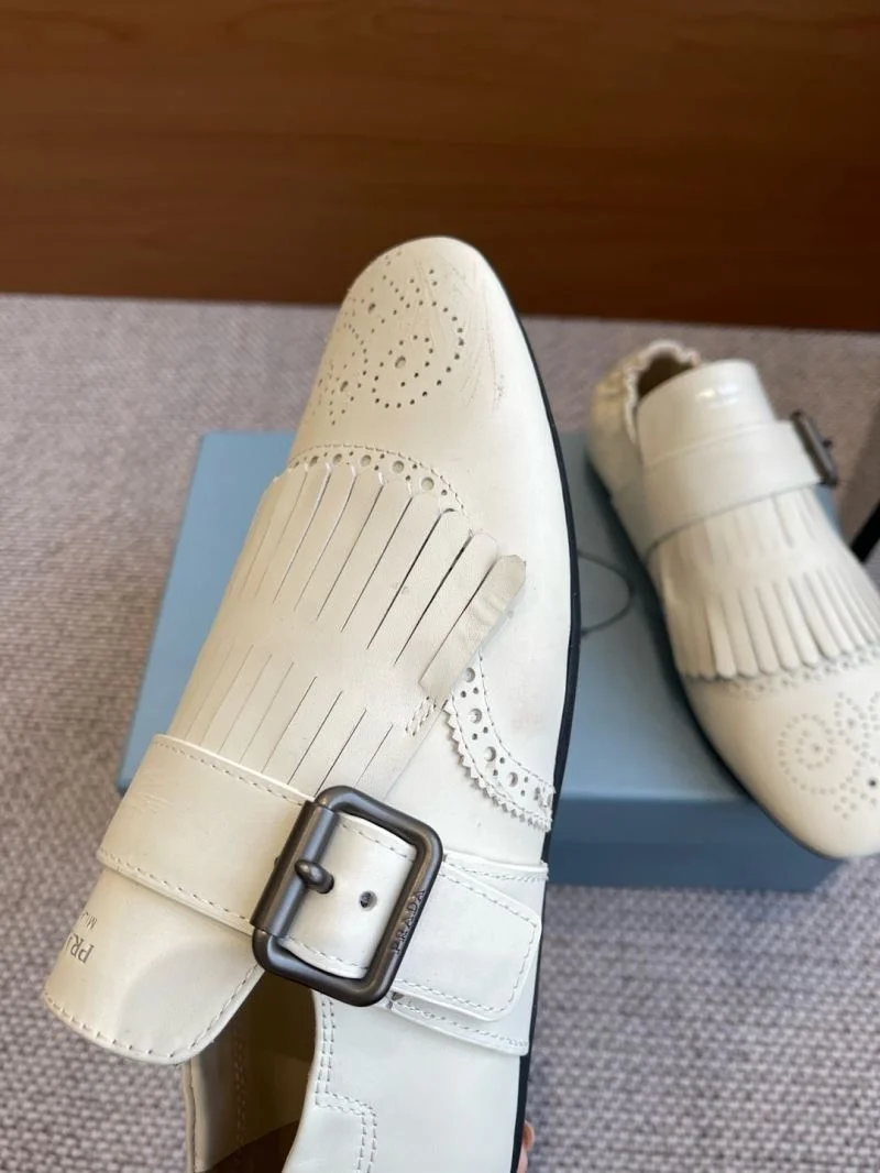 Accurate model Prada Slippers