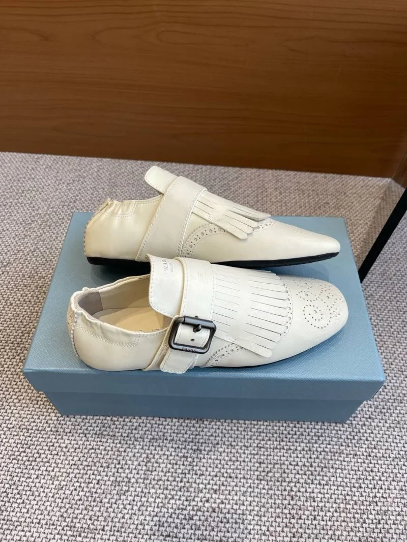 Accurate model Prada Slippers