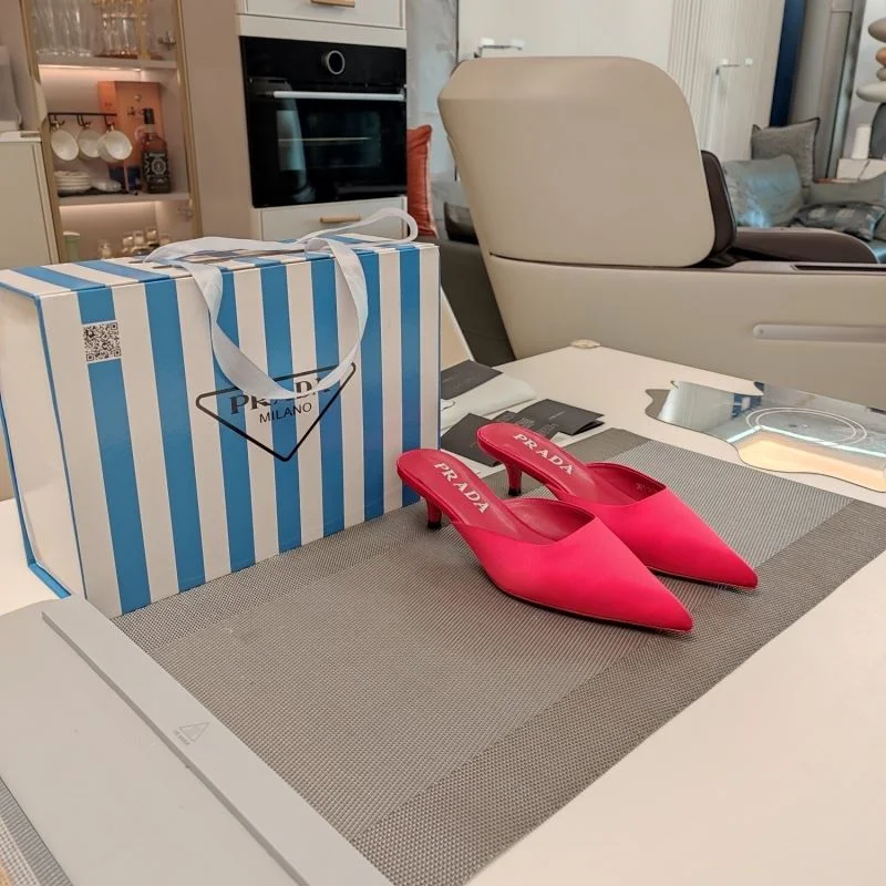 Top mirror Prada Slippers