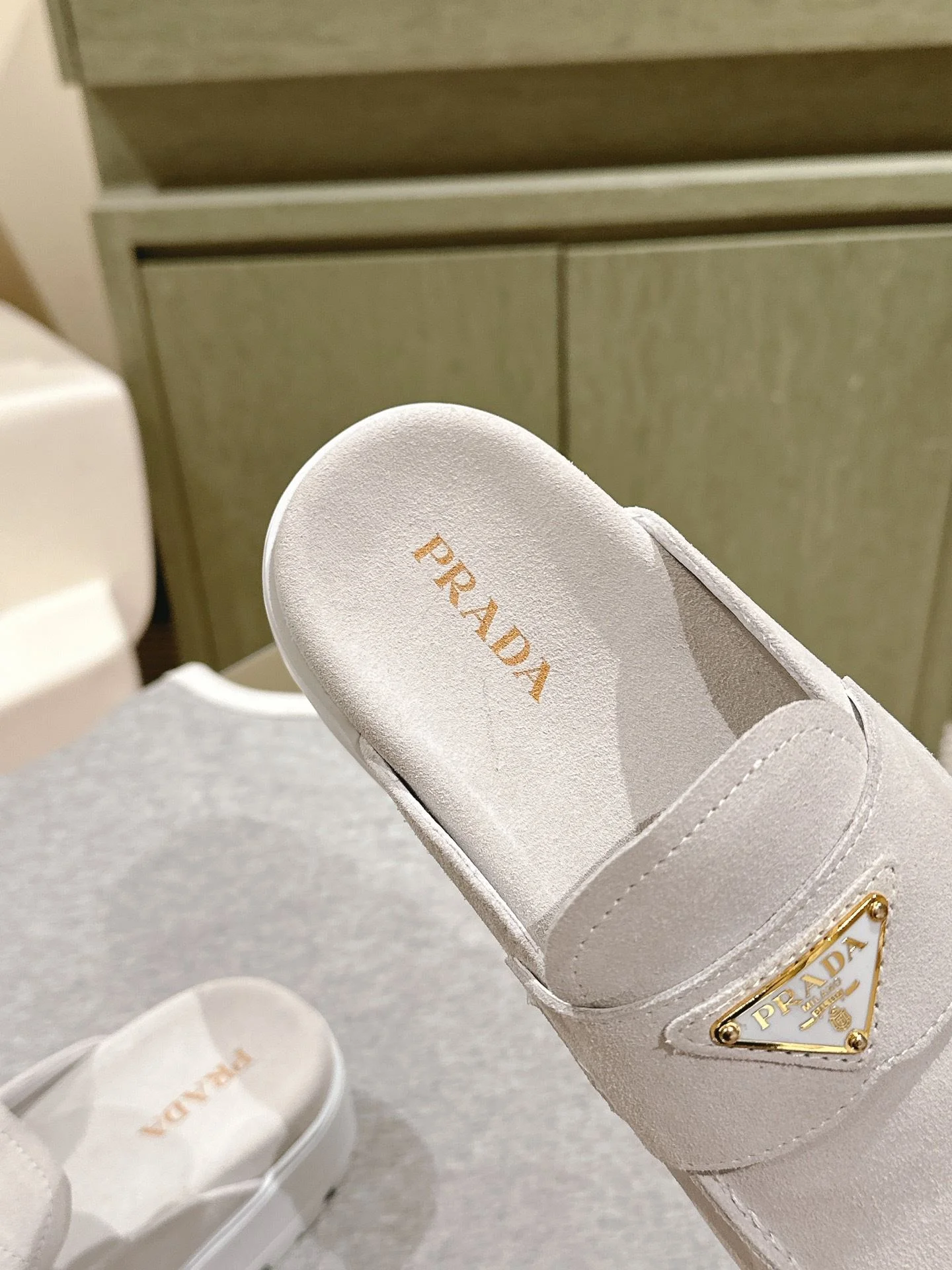 High accuracy Prada Slippers