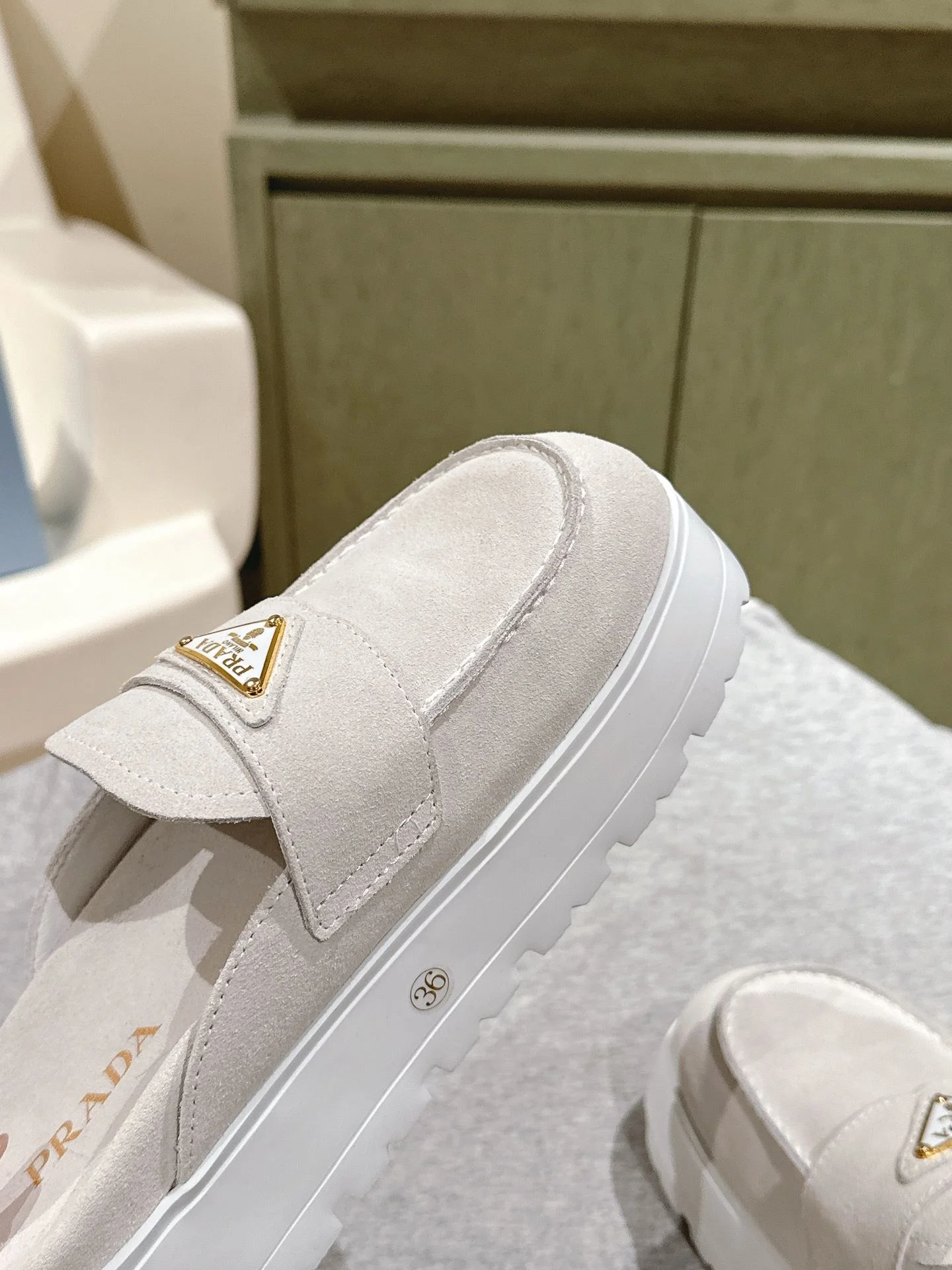 High accuracy Prada Slippers