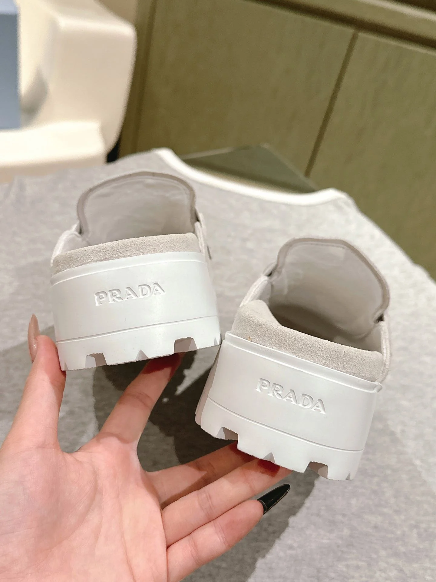 High accuracy Prada Slippers