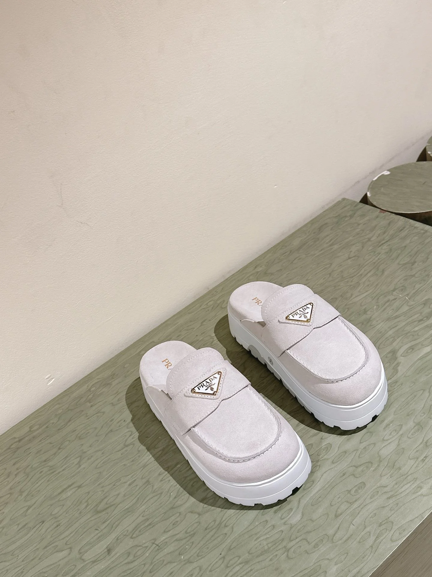 High accuracy Prada Slippers