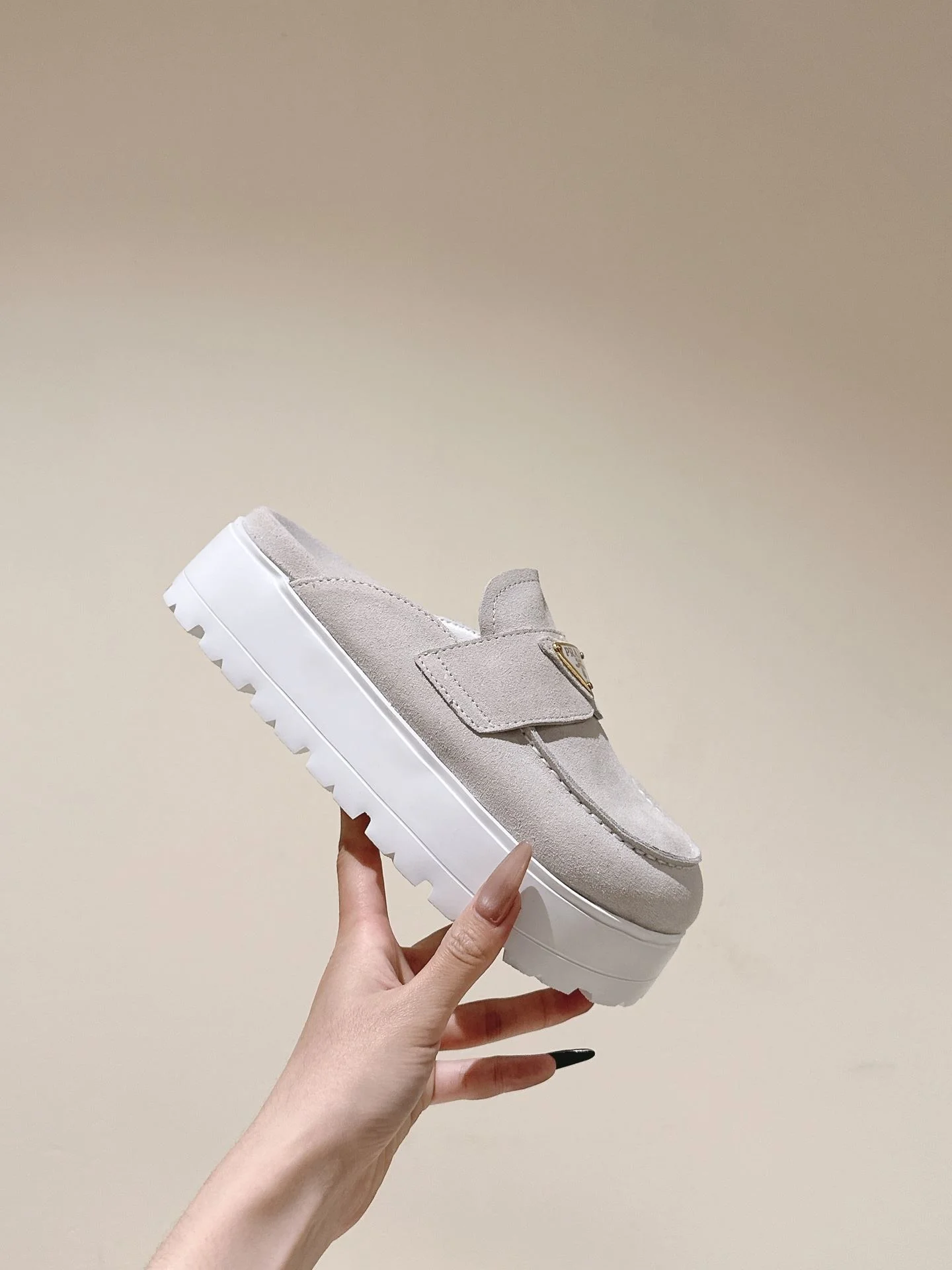 High accuracy Prada Slippers