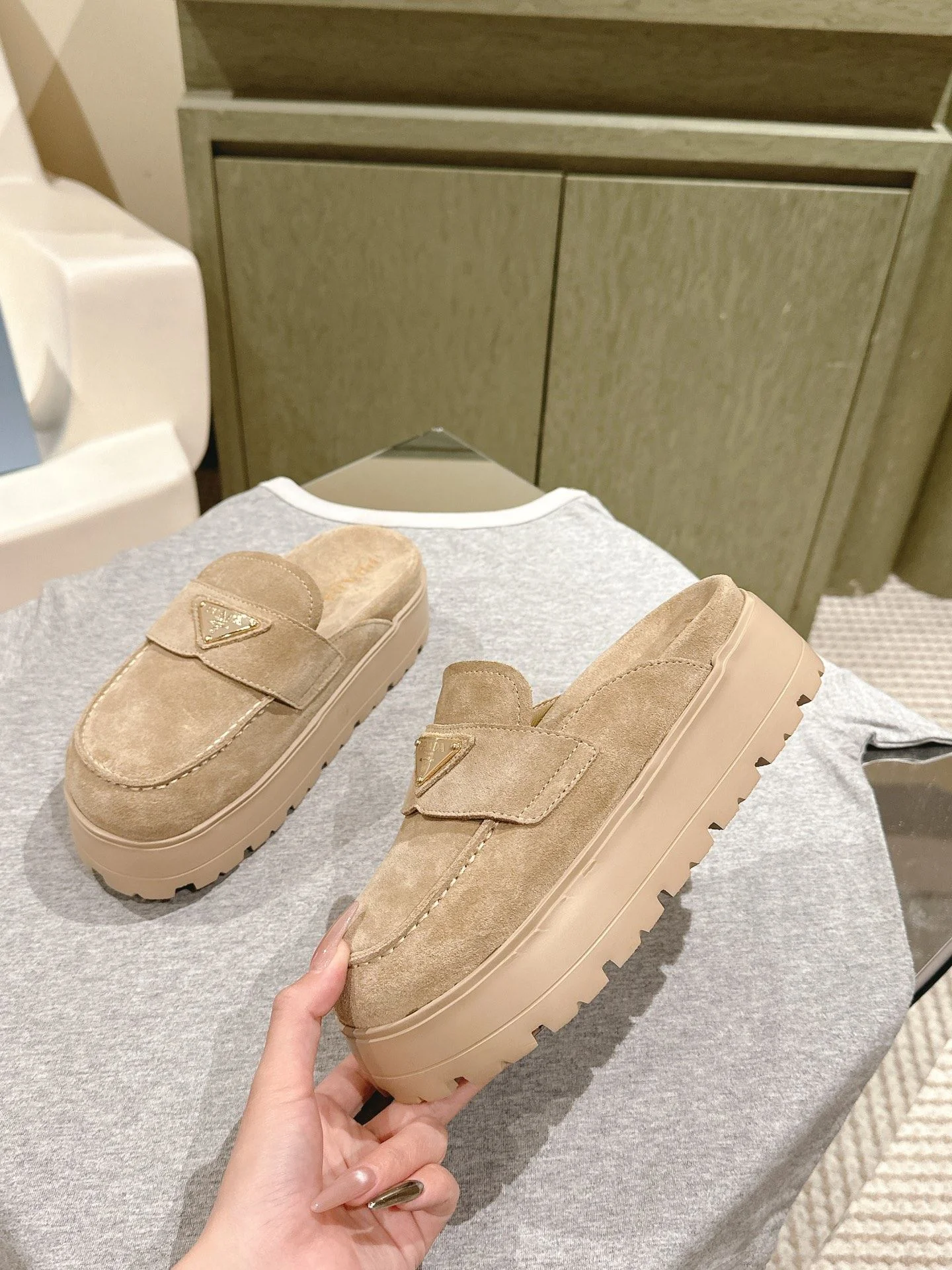 Inexpensive Prada Slippers