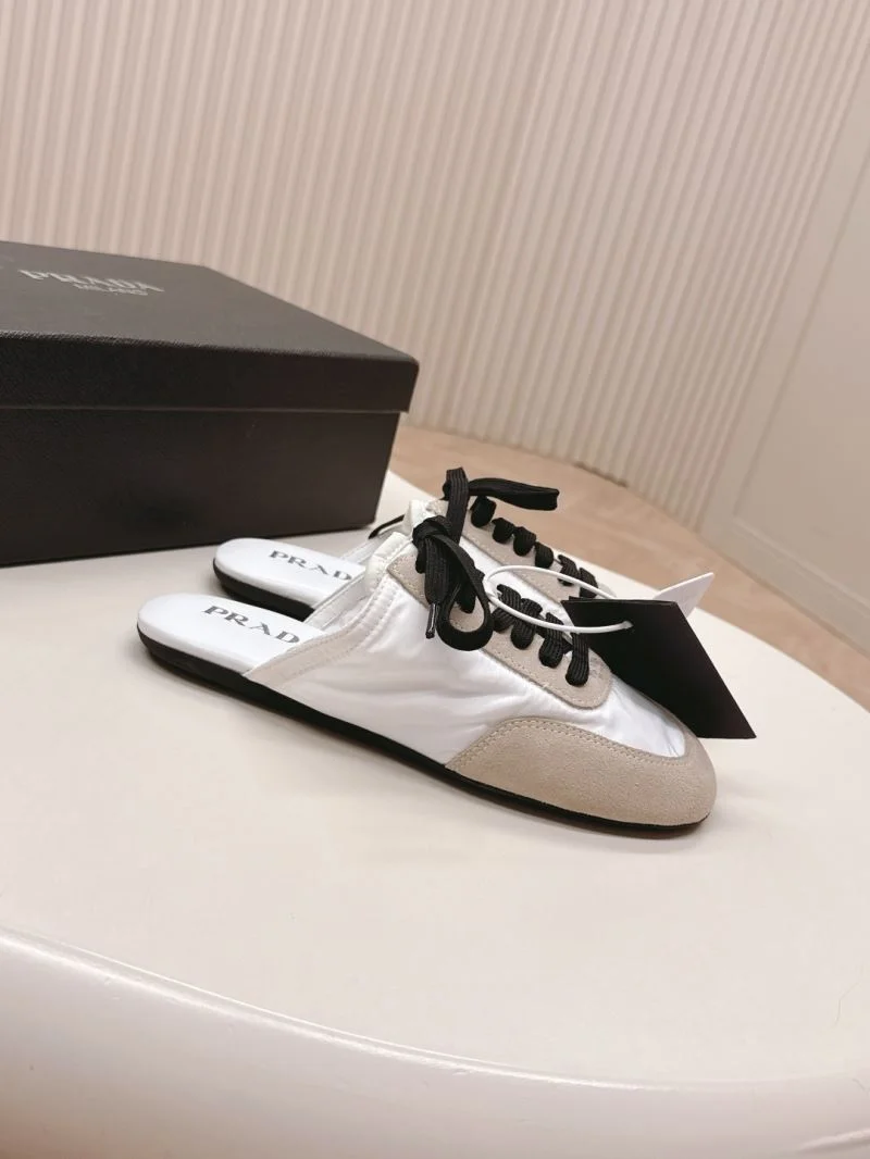 Accurate model Prada Slippers