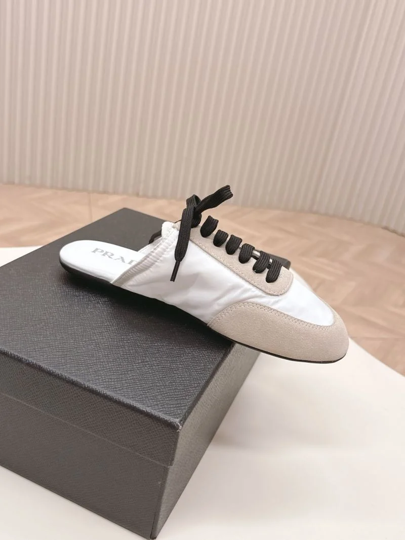 Accurate model Prada Slippers