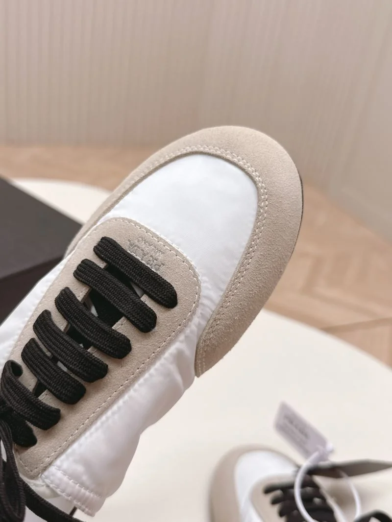 Accurate model Prada Slippers