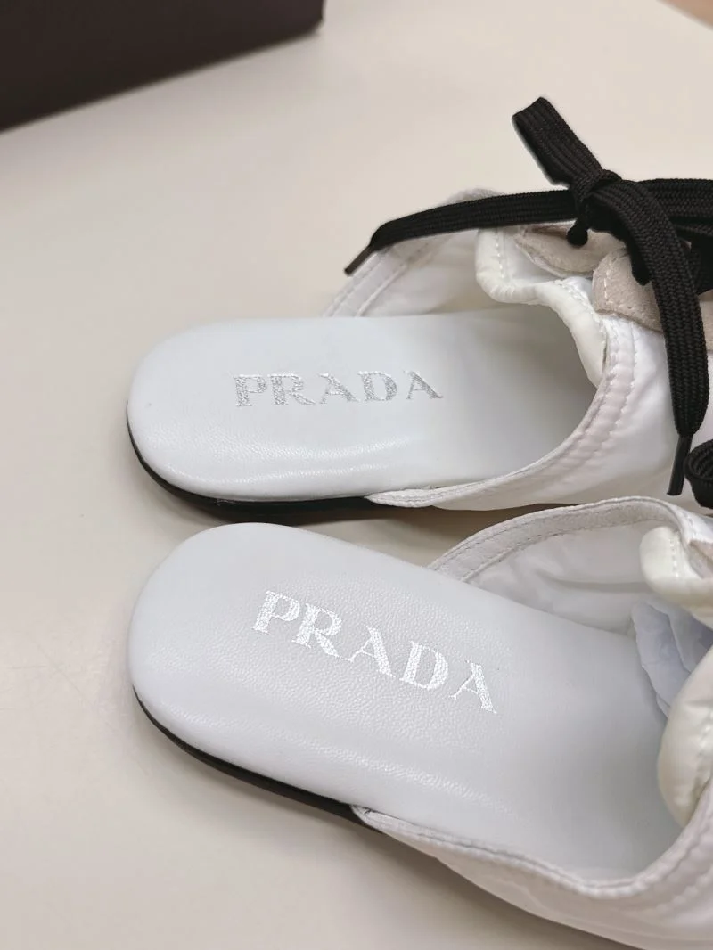Accurate model Prada Slippers