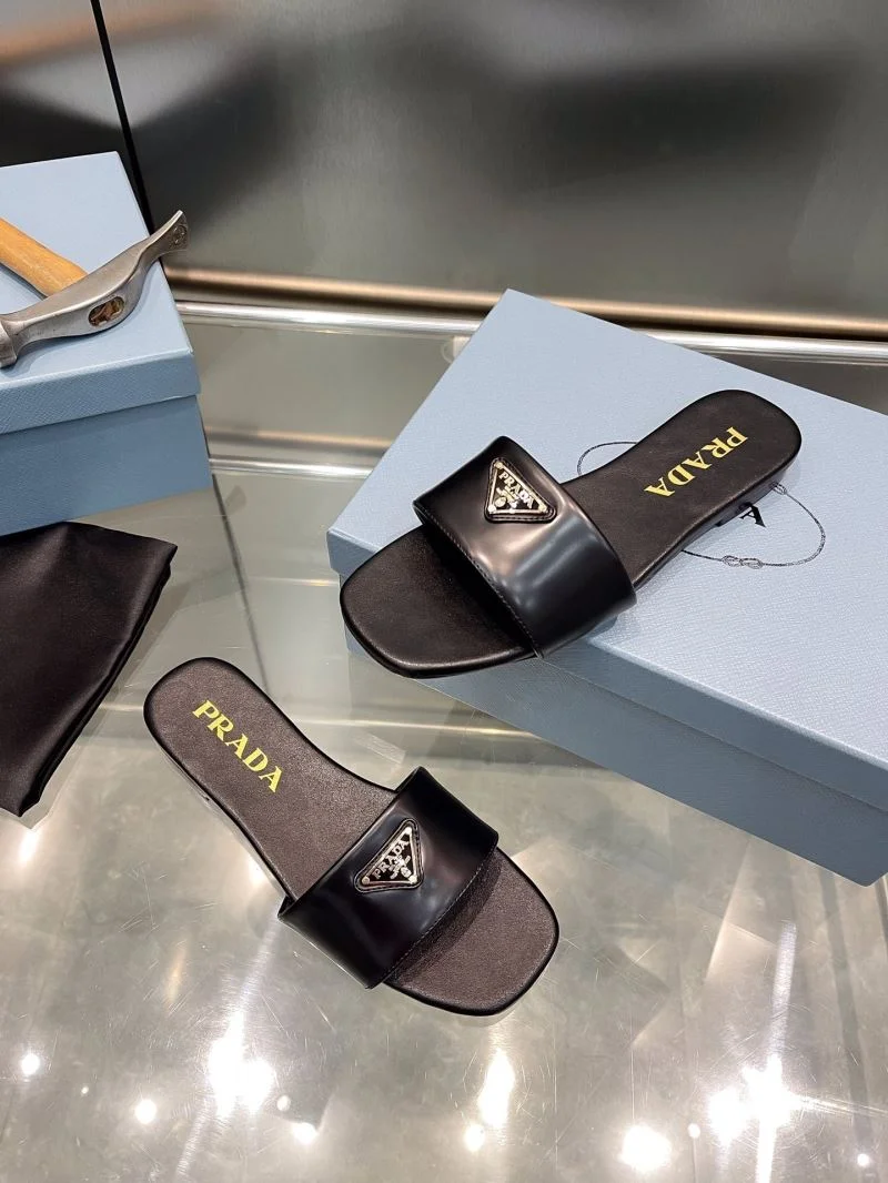Accurate model Prada Slippers