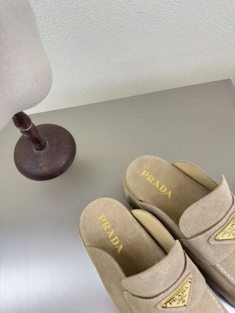 Accurate model Prada Slippers