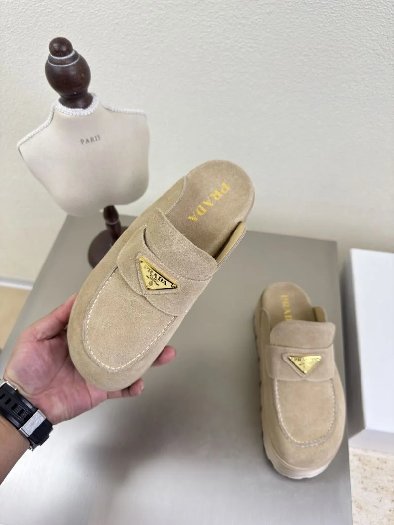 Accurate model Prada Slippers