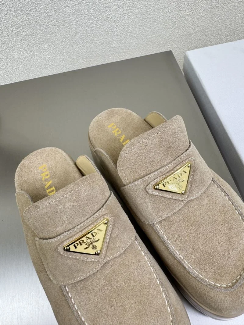 Accurate model Prada Slippers