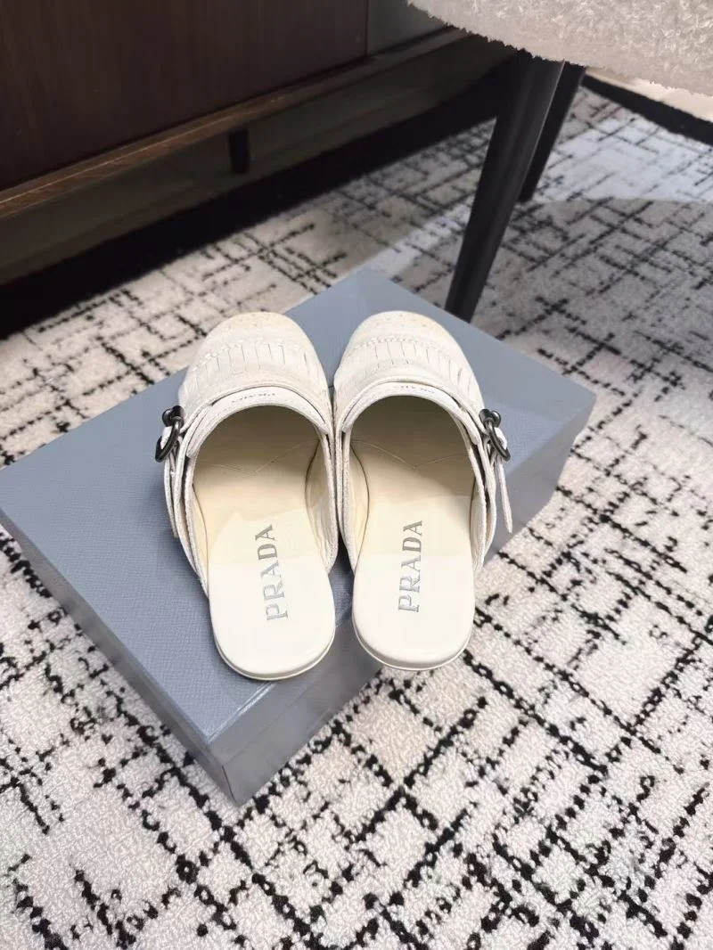 Top mirror Prada Slippers