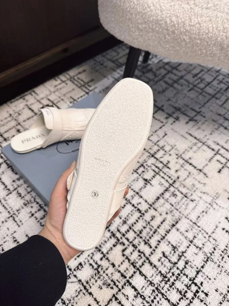 Top mirror Prada Slippers