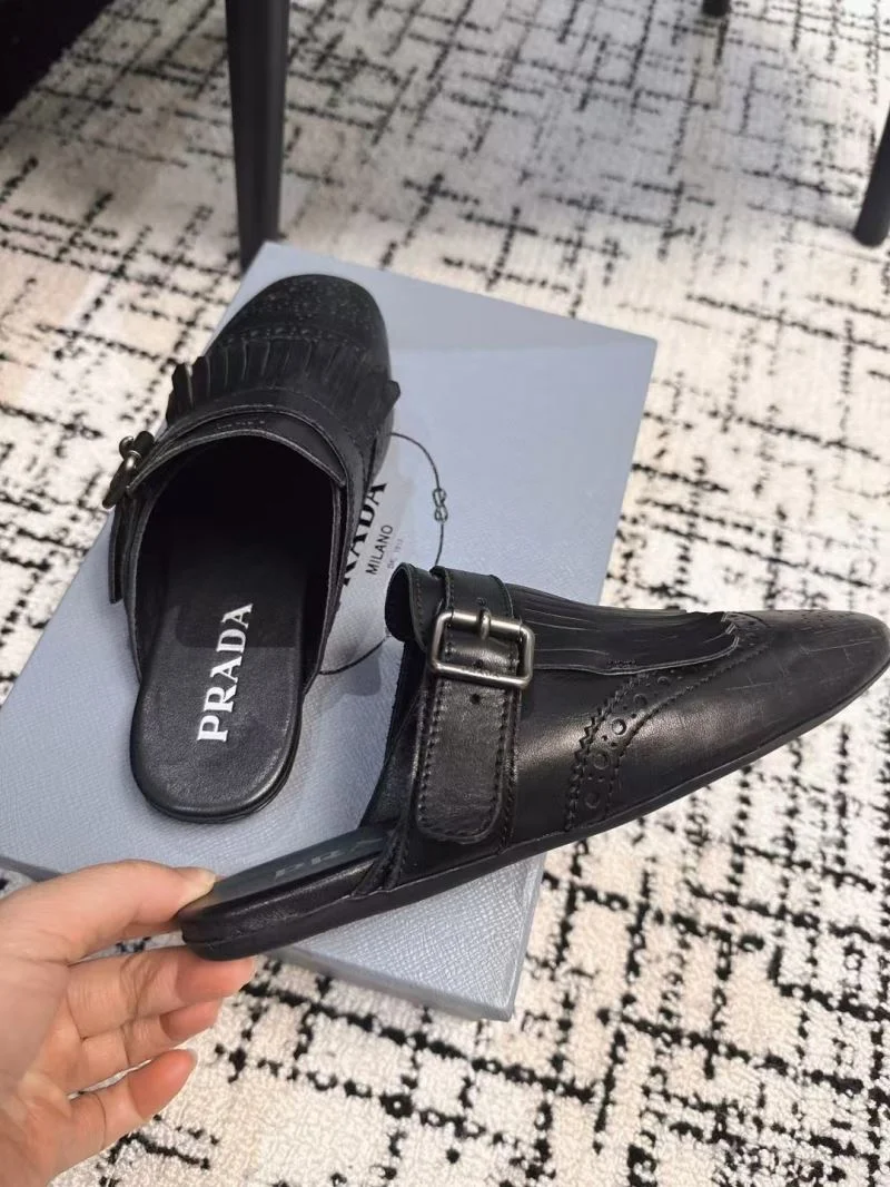 Accurate model Prada Slippers