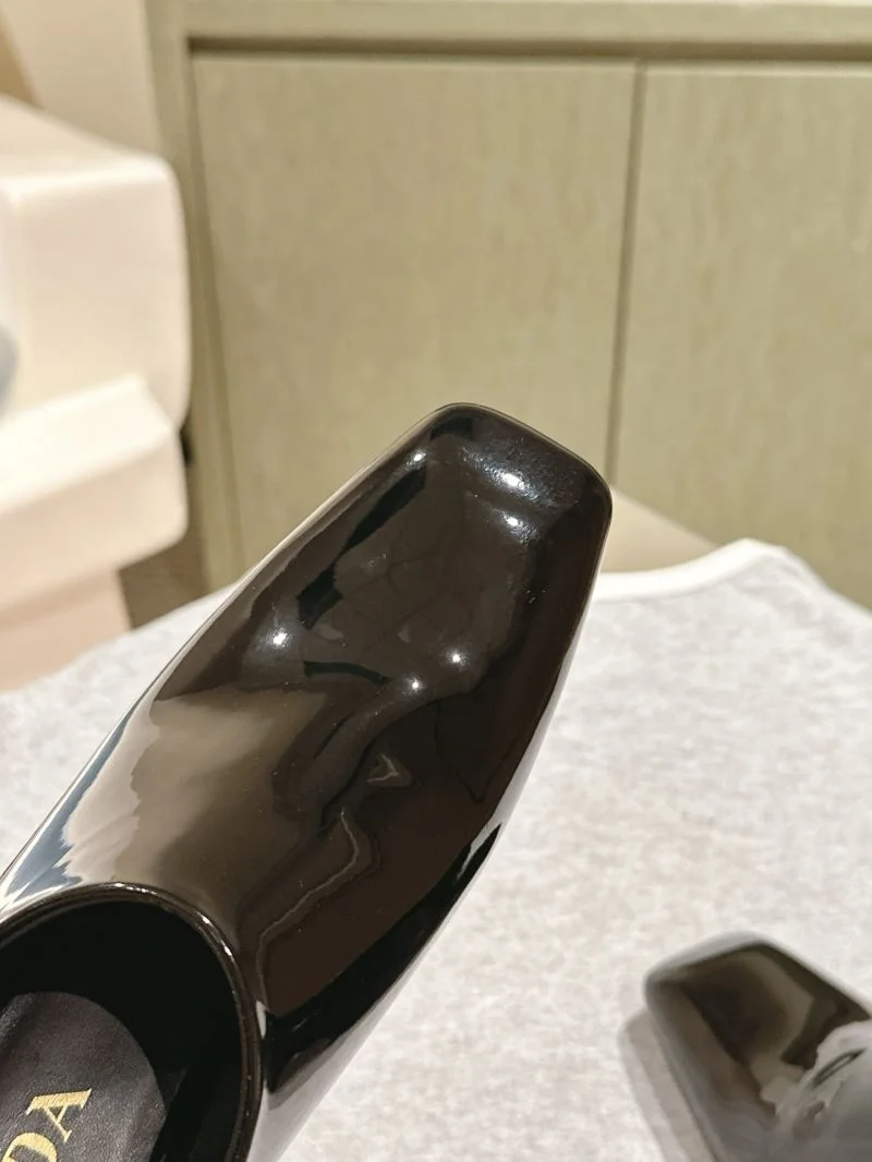High accuracy Prada Slippers